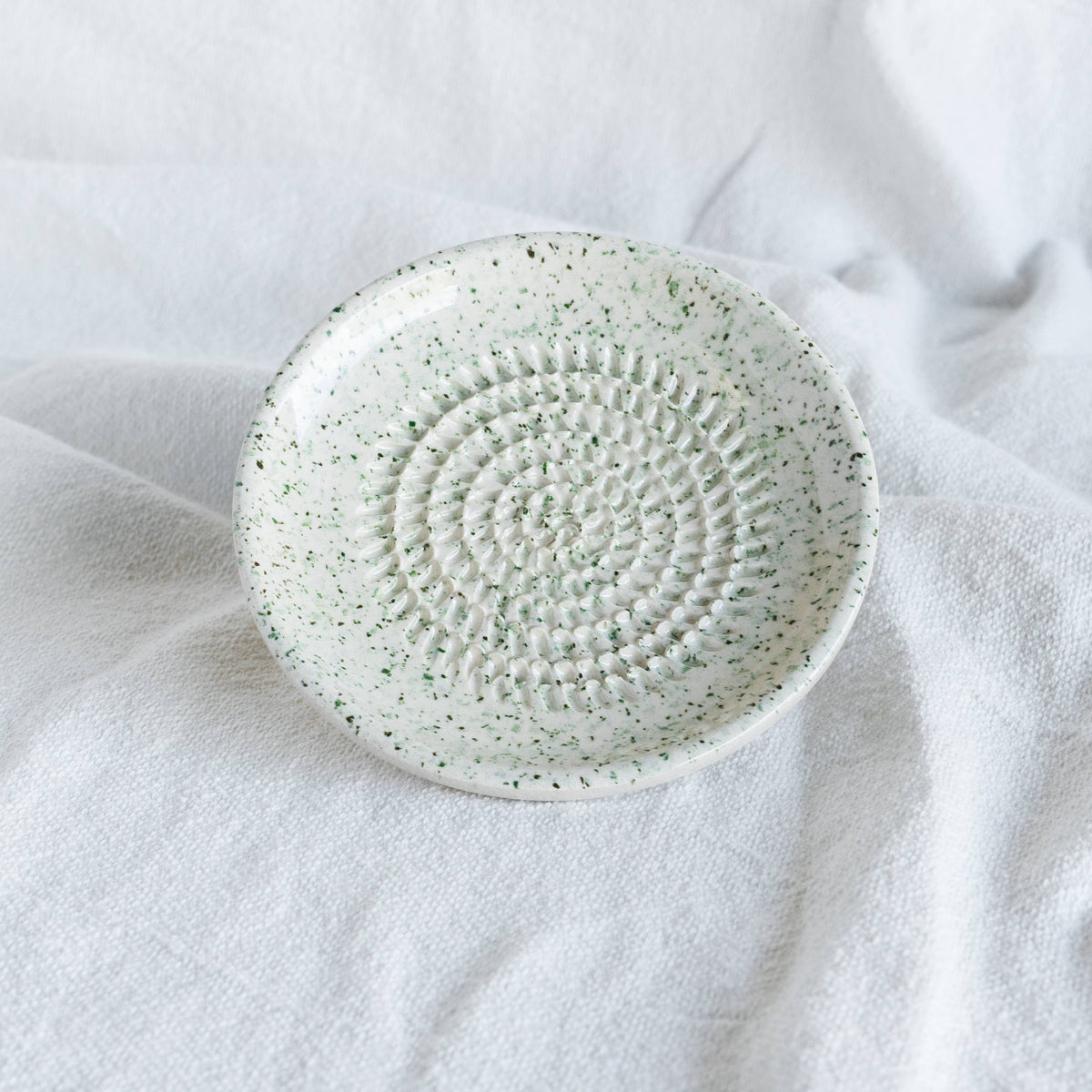 Minimal Granite Pattern Ceramic Grater Plates – Mutual Adoration + POST