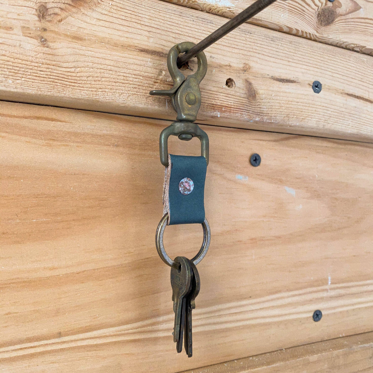 Simple Leather + Brass Key Clip Keychain – Mutual Adoration + POST