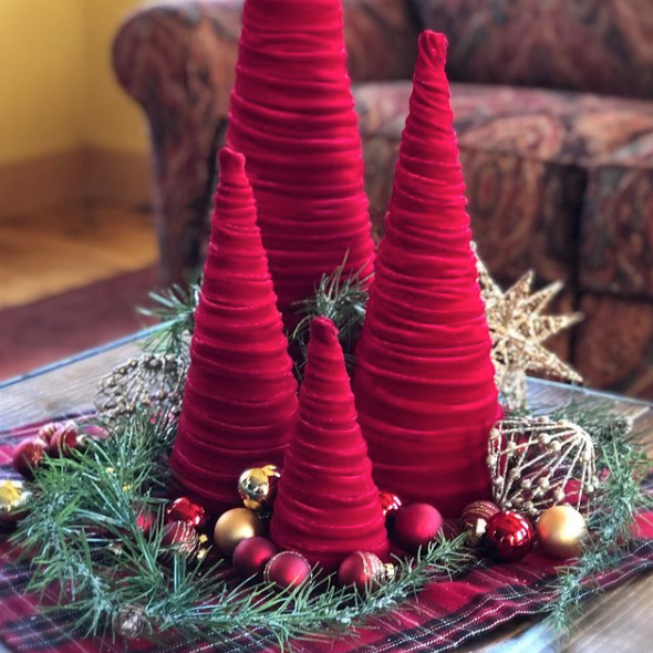 Extra Large Velvet Tree in Bright Red – Mutual Adoration + POST